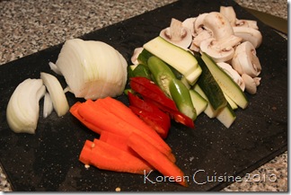 Korean Cuisine: Ojinguh Bokeum Version 2.0 - Squid Stir Fry - (오징어 볶음)